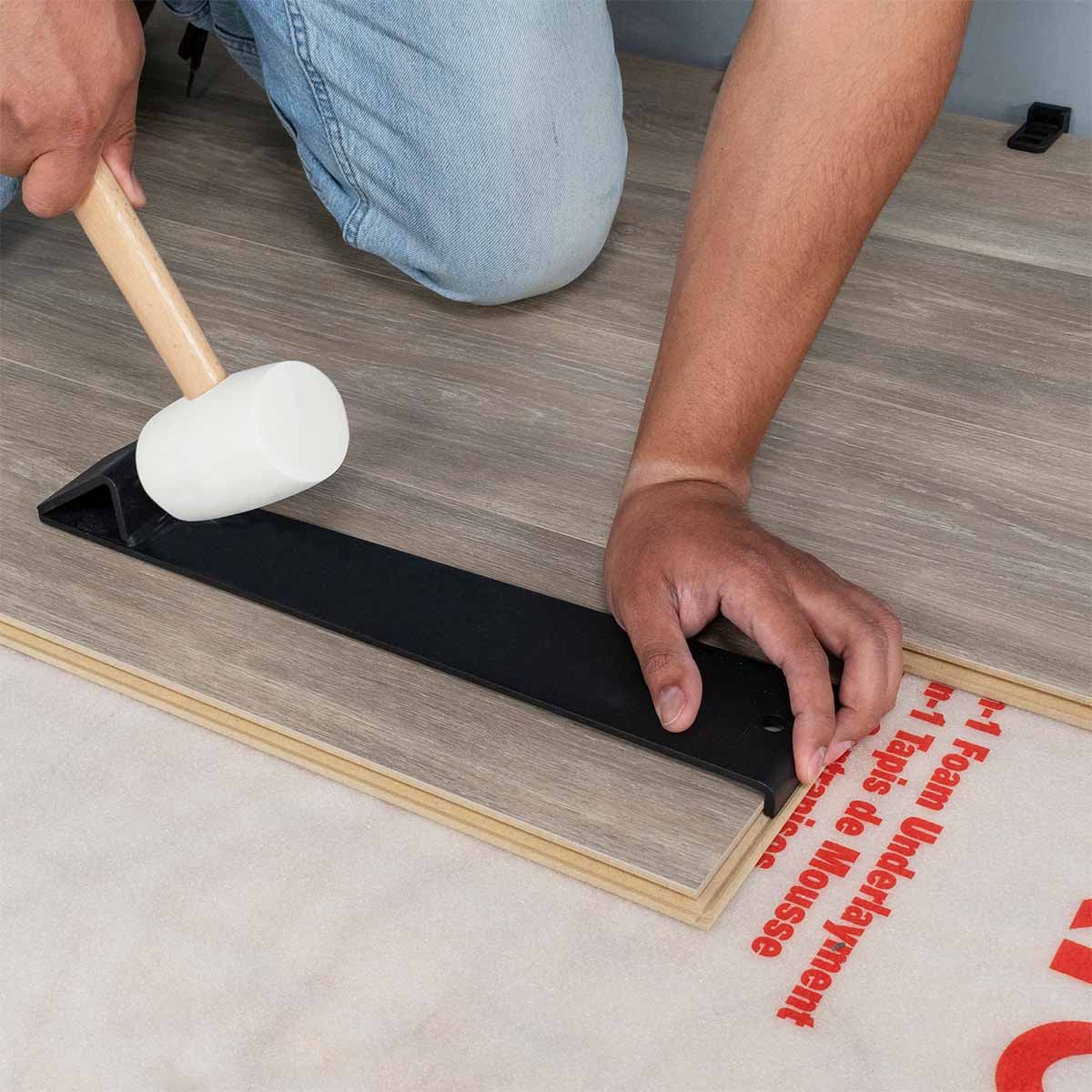 Roberts The Maverick Wide Angle Pull Bar | Tools4Flooring.com